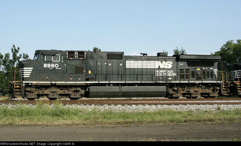 NS 8990